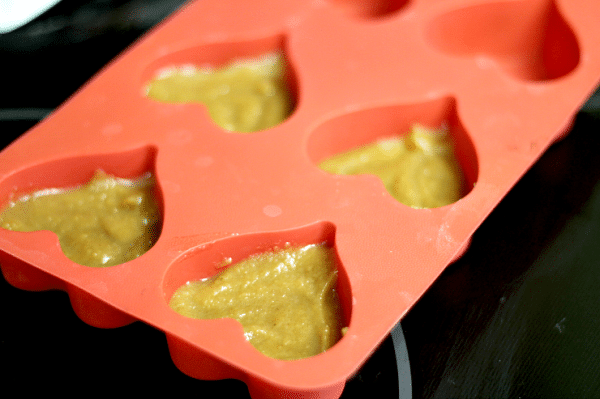 Applesauce Popsicle Toddler Treats (inspiration) - Momdot.com