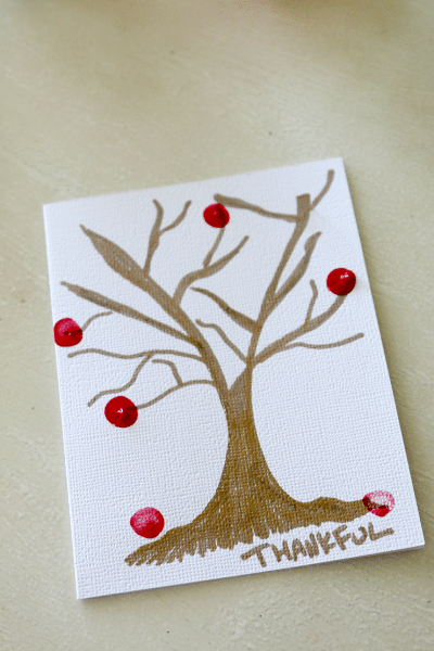 Fingerpainting a Fall Tree - Momdot.com