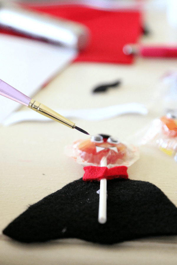 Halloween Vampire Suckers: DIY
