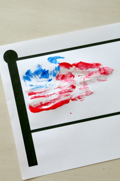 American Flag Handprint plus Free Printable - Momdot.com