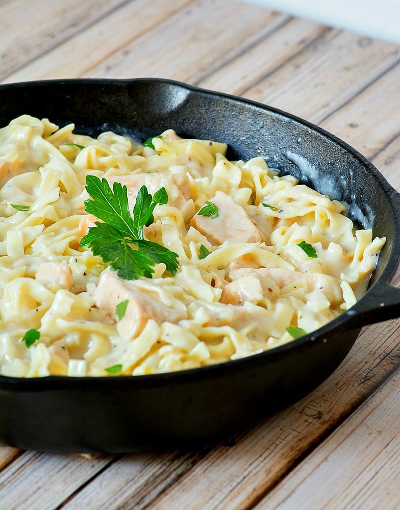 Chicken Fettuccine Alfredo Easy Recipe - Momdot.com Chicken Fettuccine Alfredo Easy Recipe - Momdot.com