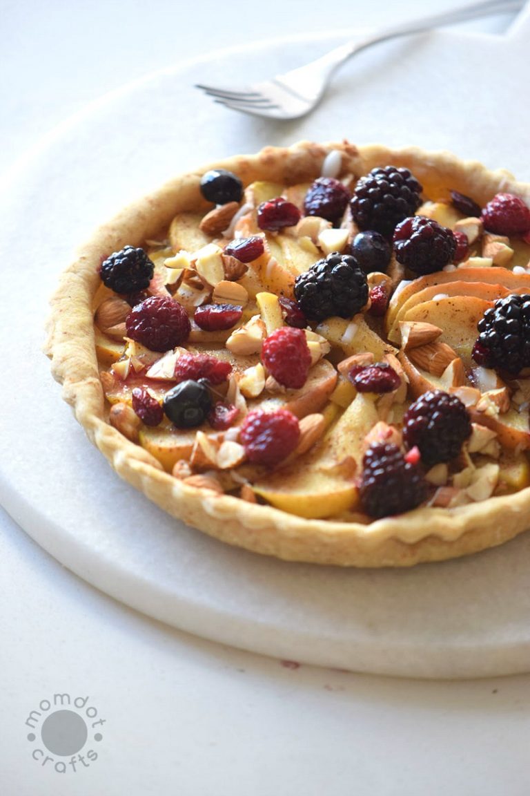 Apple and Berry Pie Recipe - Momdot.com