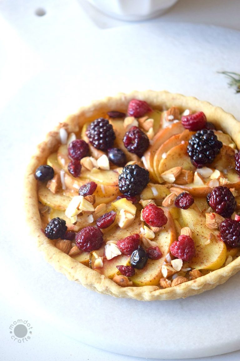 Apple and Berry Pie Recipe - Momdot.com