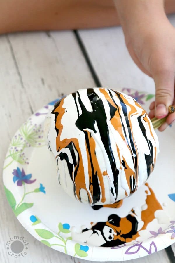 Pumpkins Drip Painting Tutorial (No Carve DIY) (Colorful Fall Craft ...