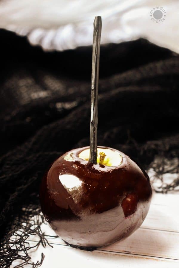 How to Make Poison Apples out of Candy - Momdot.com