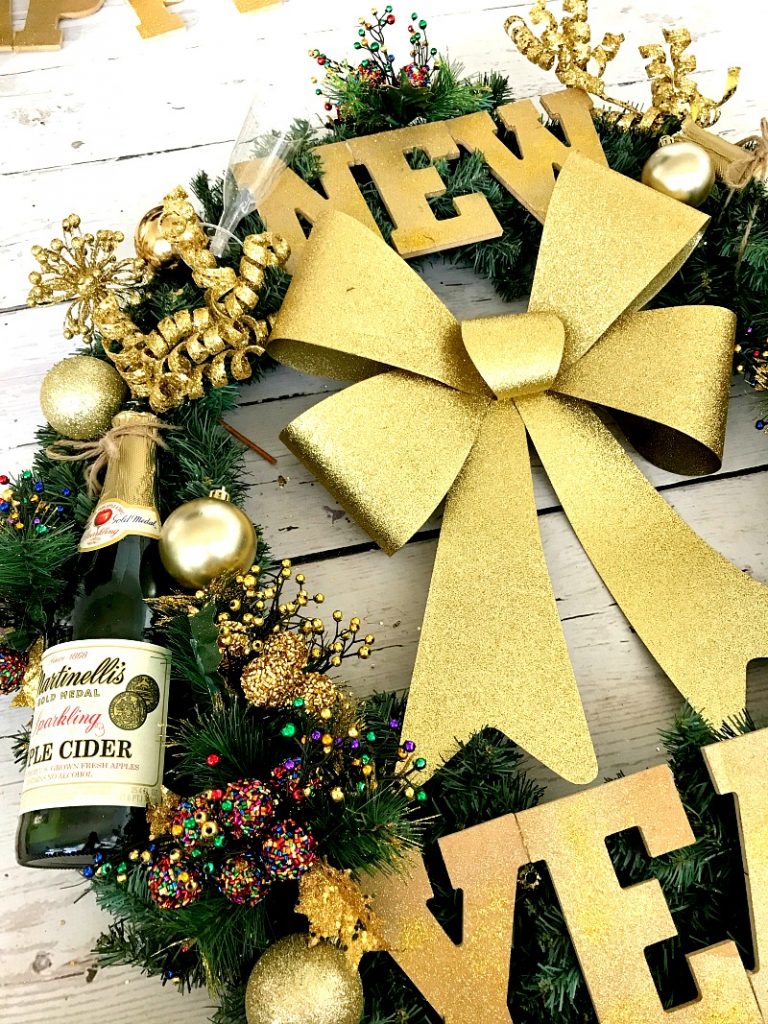 New Year's Eve Wreath DIY - Momdot.com