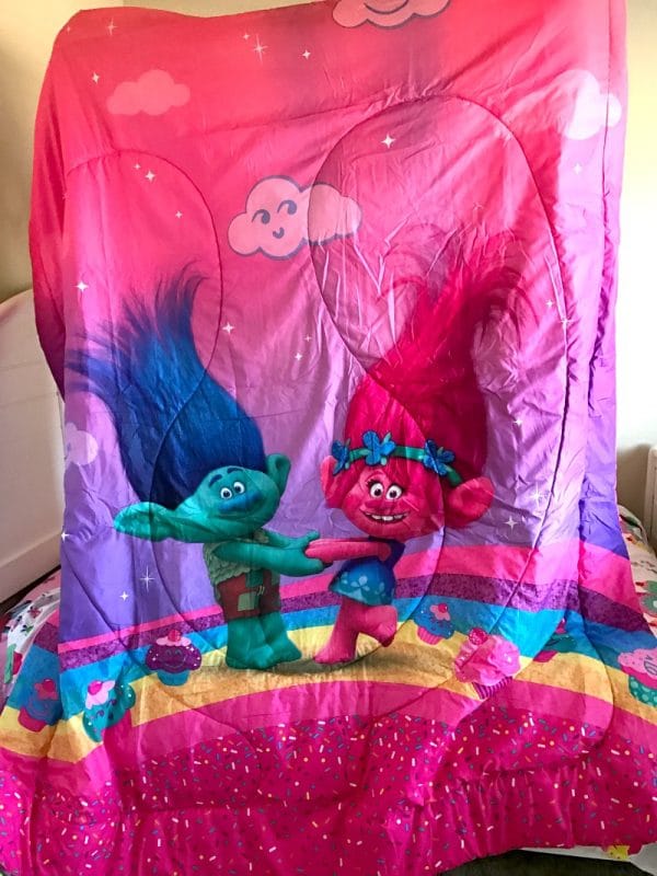 4 Must Have Pieces of Trolls Movie Bedding - Momdot.com