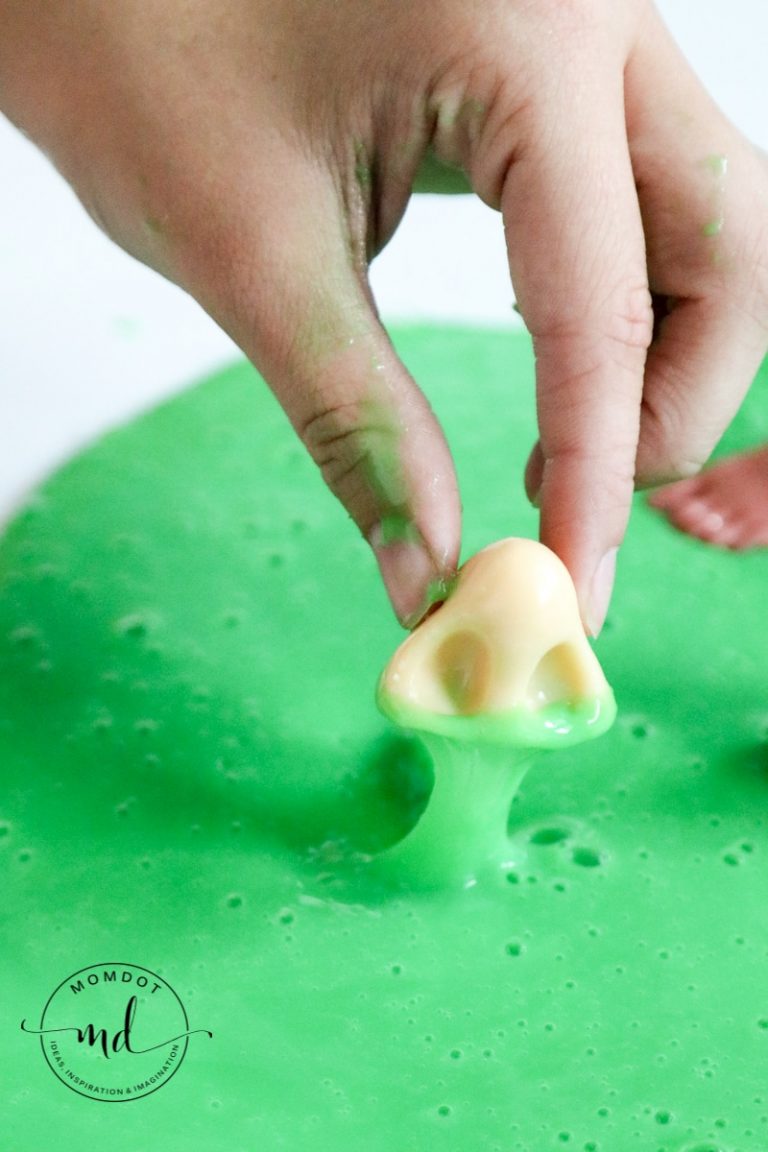 Mad Scientist Halloween Slime Tutorial - Momdot.com