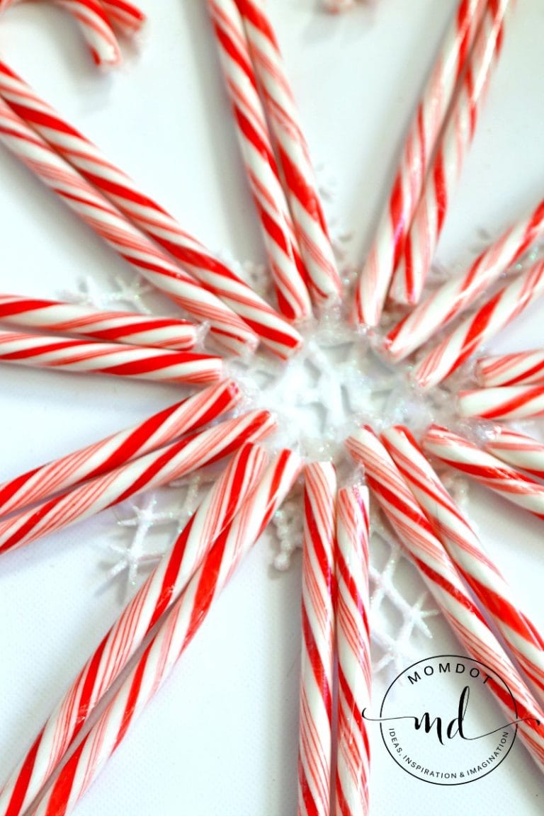 Candy Cane Wreath | Christmas Wreath DIY - Momdot.com