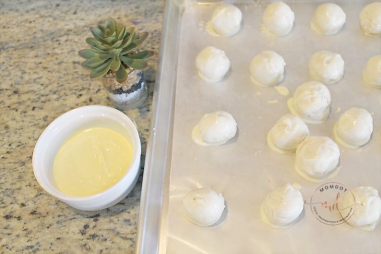 Lemon Oreo Truffles: How to Make This Delicious Dessert!