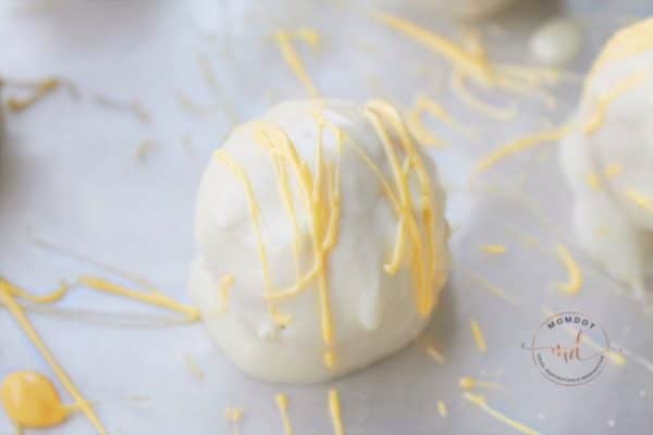 Lemon Oreo Truffles: How to Make This Delicious Dessert!