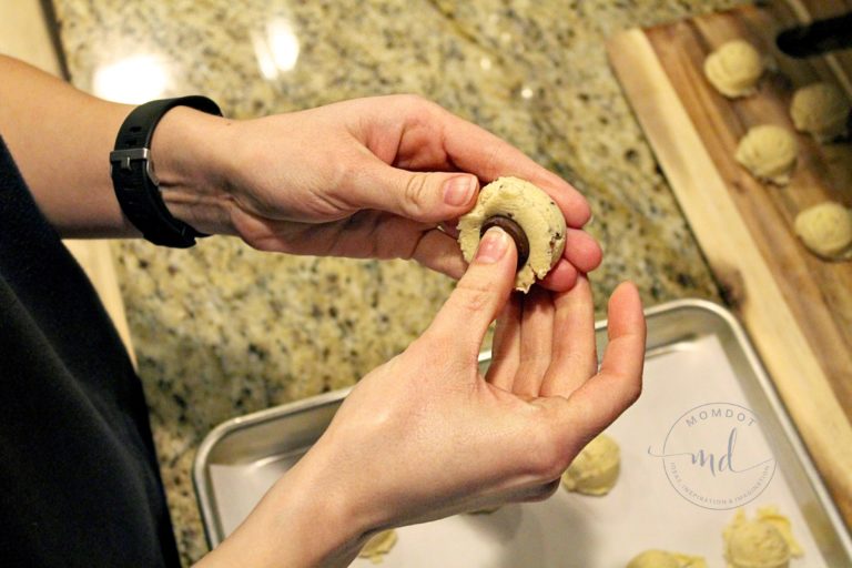 Bon Bons With Chocolate Kisses: A Fun Little Recipe