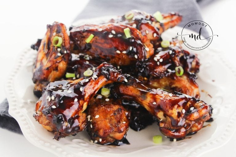 Sticky Spicy Chicken Wings - Momdot.com