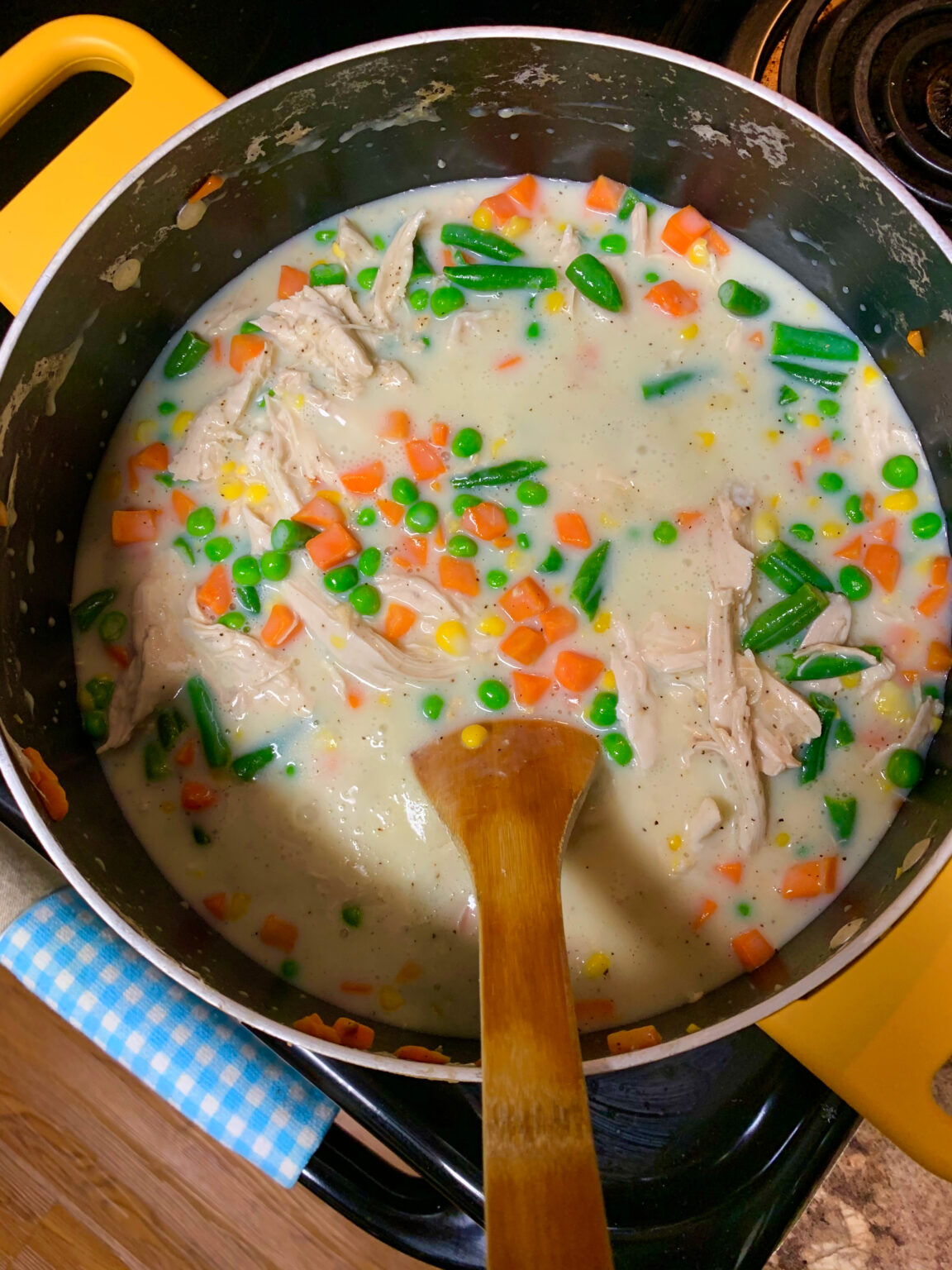 Creamy Chicken Pot Pie Casserole Recipe! Recipe - MomDot